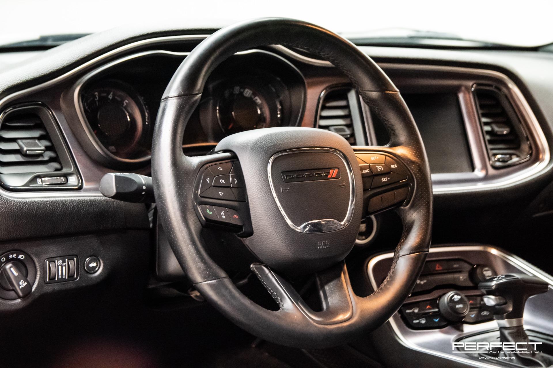 2005 Dodge Challenger Interior