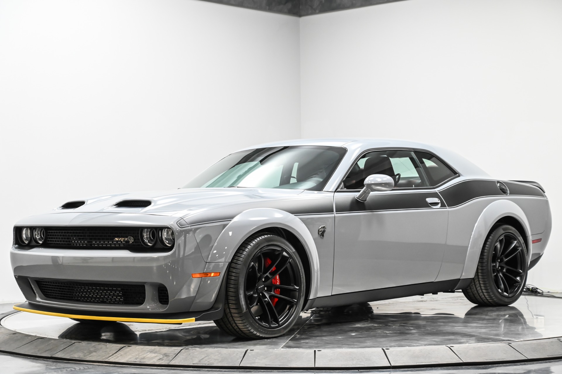 Dodge Challenger 2022 Srt8 Black
