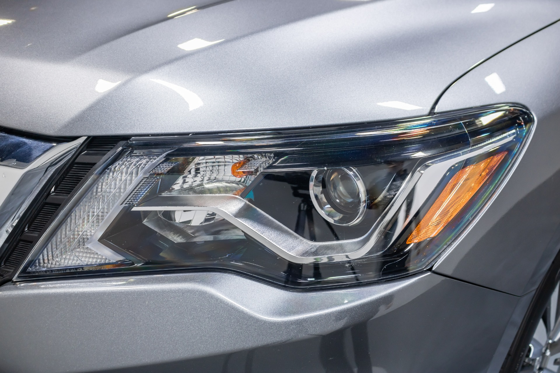 Used 2019 Nissan Pathfinder SV Sport Utility 4D For Sale ($23,393 ...