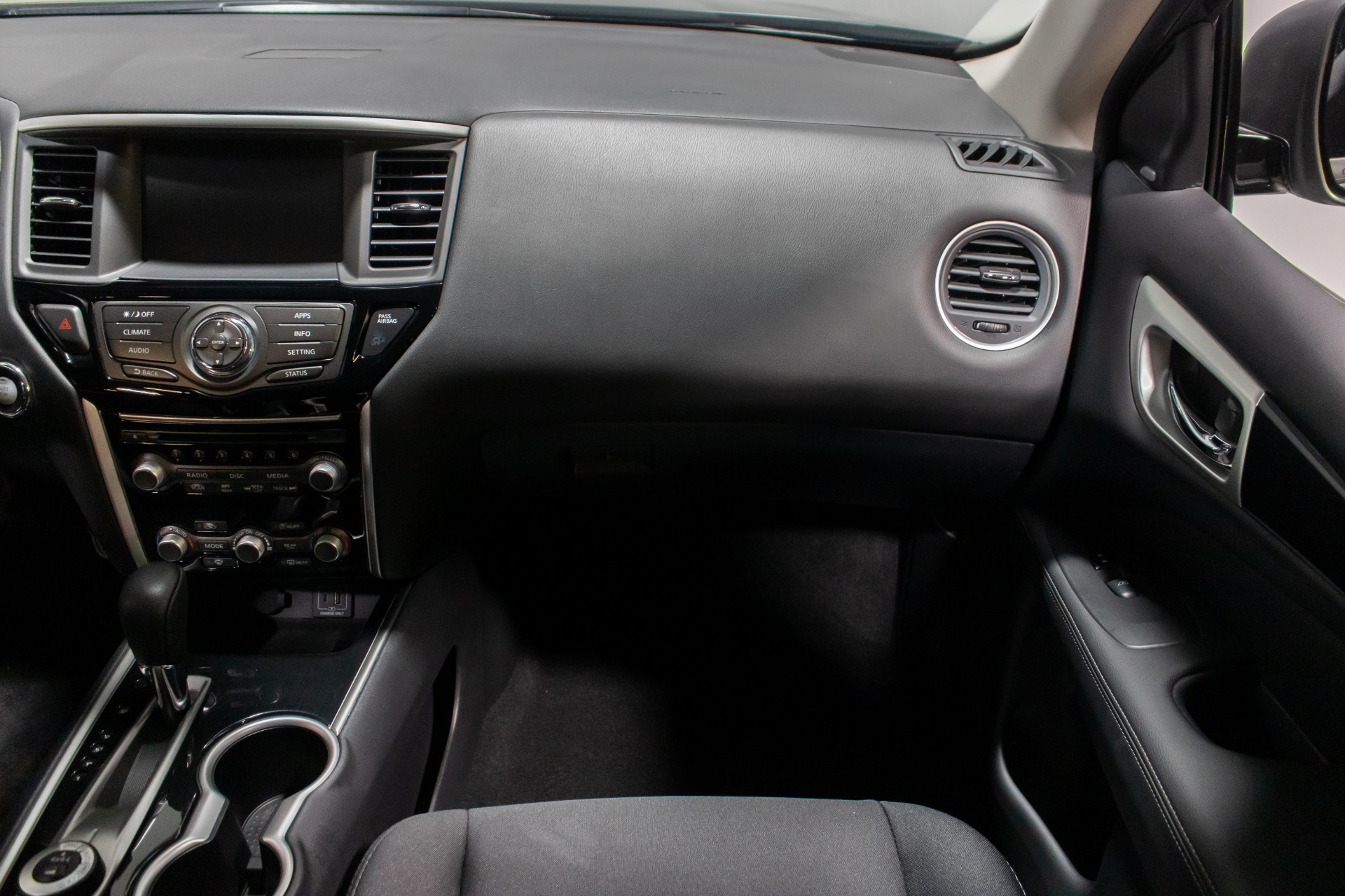 Used 2019 Nissan Pathfinder SV Sport Utility 4D For Sale ($22,793 ...