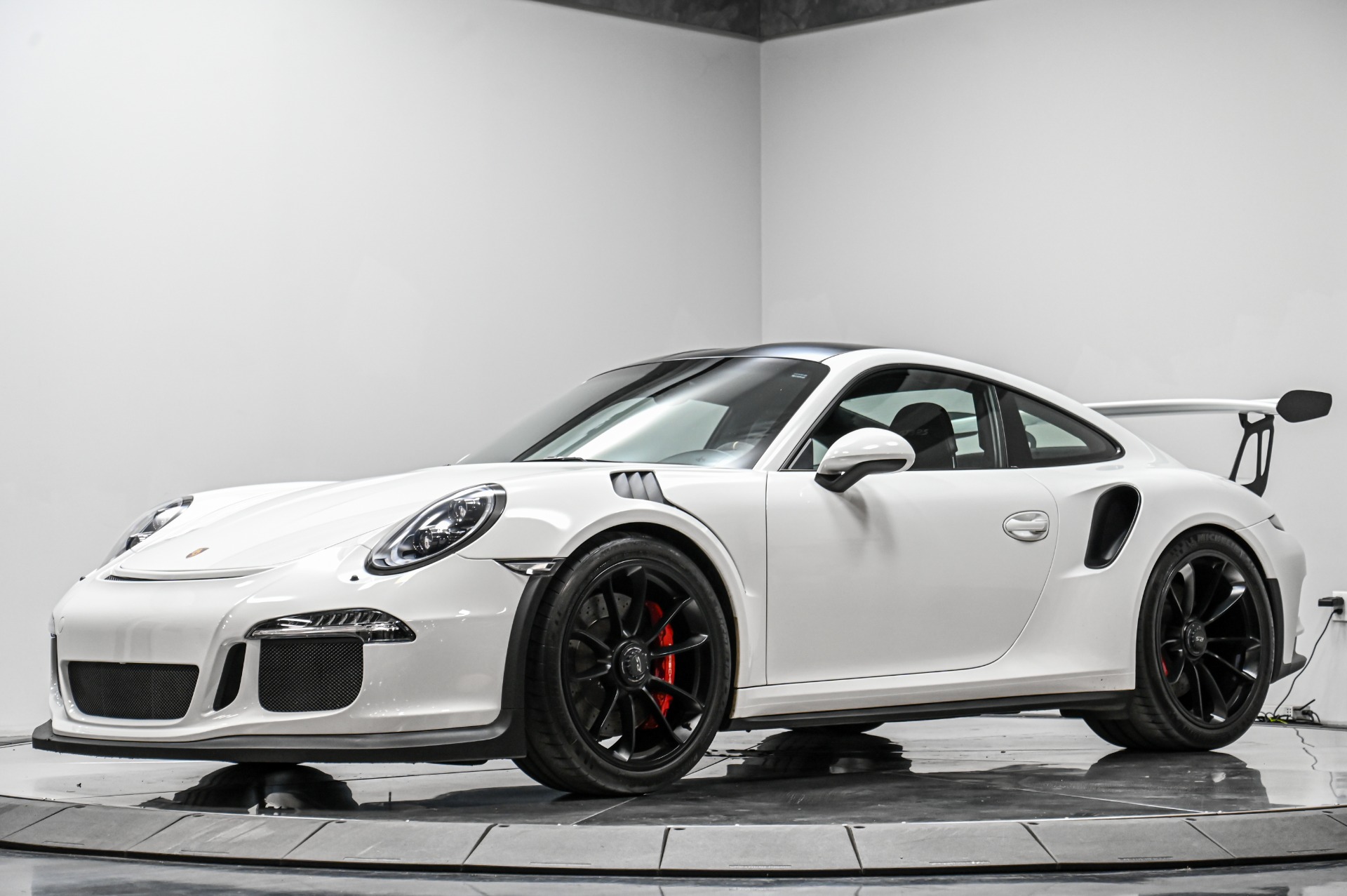 Navigate The Best Selection Of Used Porsche Dealer In Pittsburgh