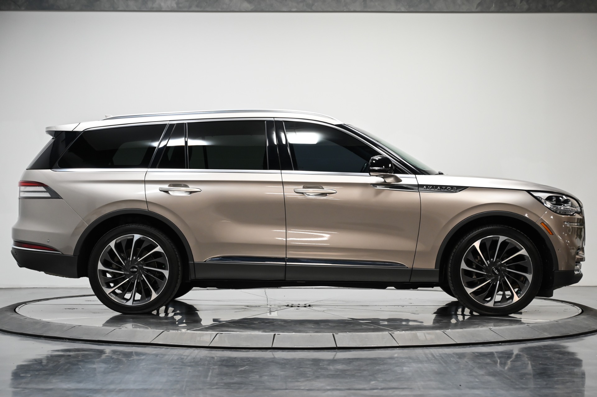 Used Lincoln in Cleveland | Luxury Pre-Owned Lincolns at Perfect Auto