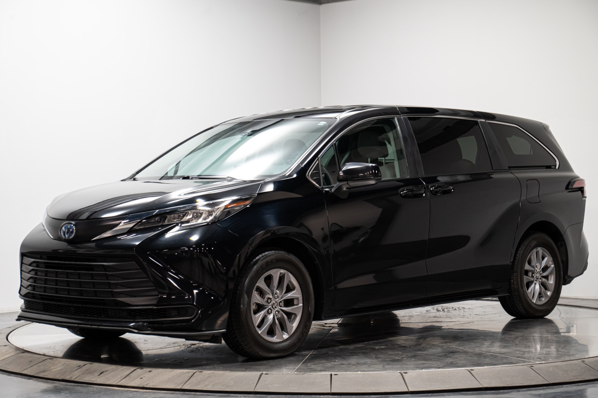 Akron’s Top Destination for Used Toyota Vehicles | Perfect Auto Collection